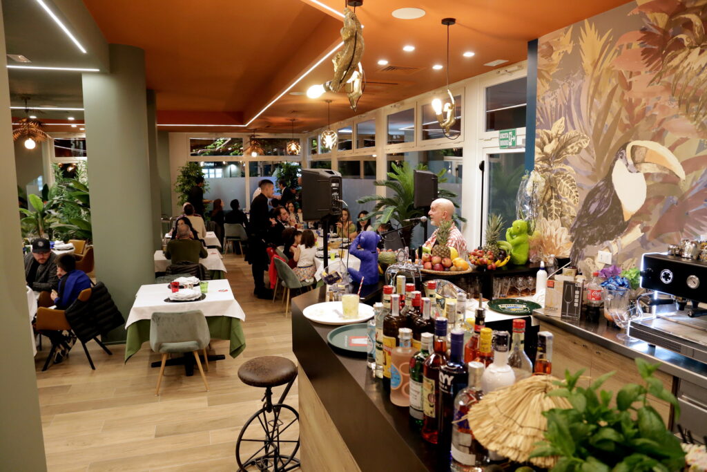 Realizzazioni - Agape Arredo Bar - Banconi Moderni e Arredamento Ristorante